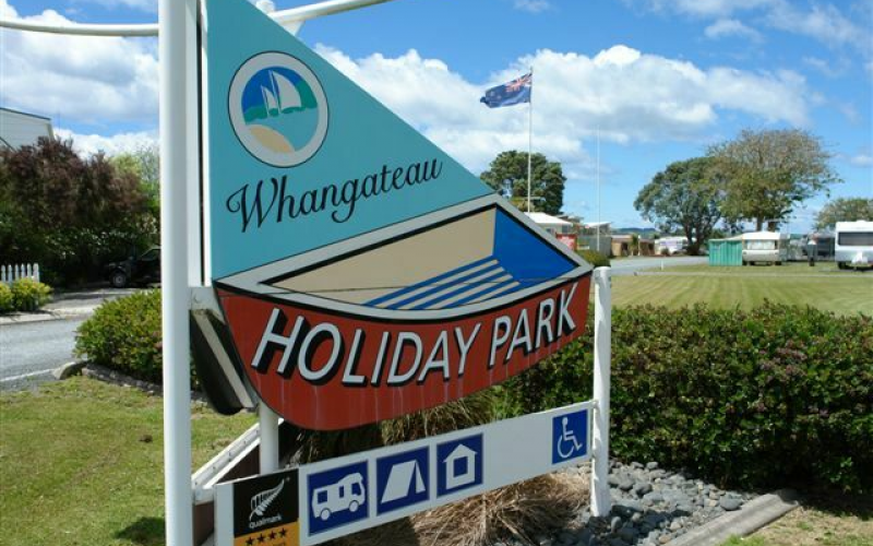 Whangateau Holiday Park | Full Service Camp | New Zealand